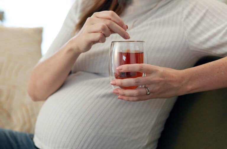 31 Weeks Pregnant: Fetal Growth, Labor Signs, and Pain-Relief ...